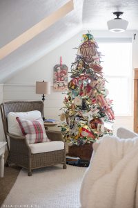 10+ Unique Christmas Tree Stands - Ella Claire & Co.