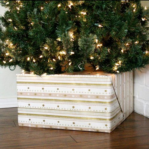 10+ Unique Christmas Tree Stands - Ella Claire & Co.