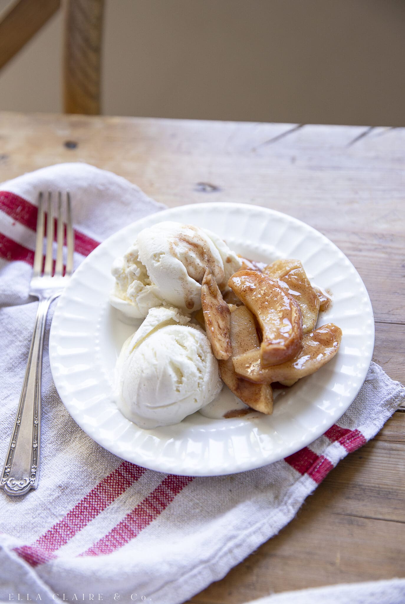 The MOST Delicious Cinnamon Apples in a Slow Cooker - Ella Claire & Co.
