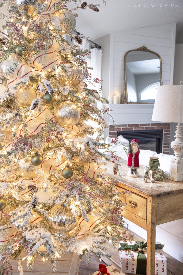 Vintage Red and Green Christmas Tree - Ella Claire & Co.