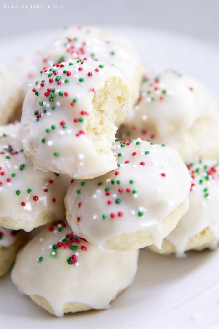 Italian Christmas Cookies | Ella Claire & Co.