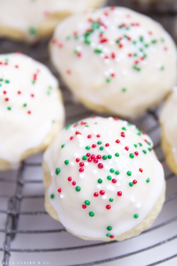 Italian Christmas Cookies | Ella Claire & Co.