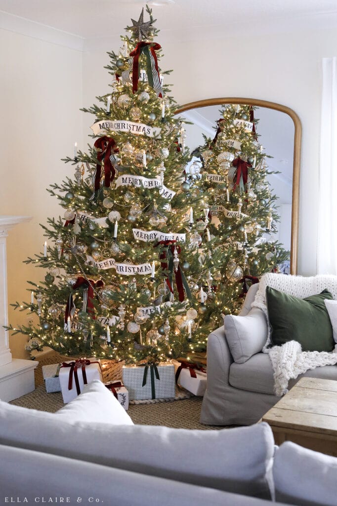 Red and Green Vintage Christmas Tree - Ella Claire & Co.