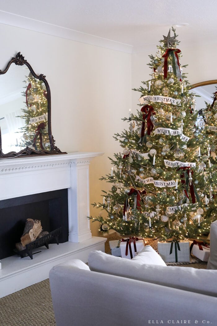 Red and Green Vintage Christmas Tree - Ella Claire & Co.